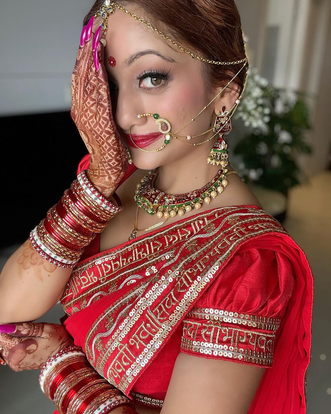 Manasi Naik's Instagram, Twitter & Facebook on IDCrawl