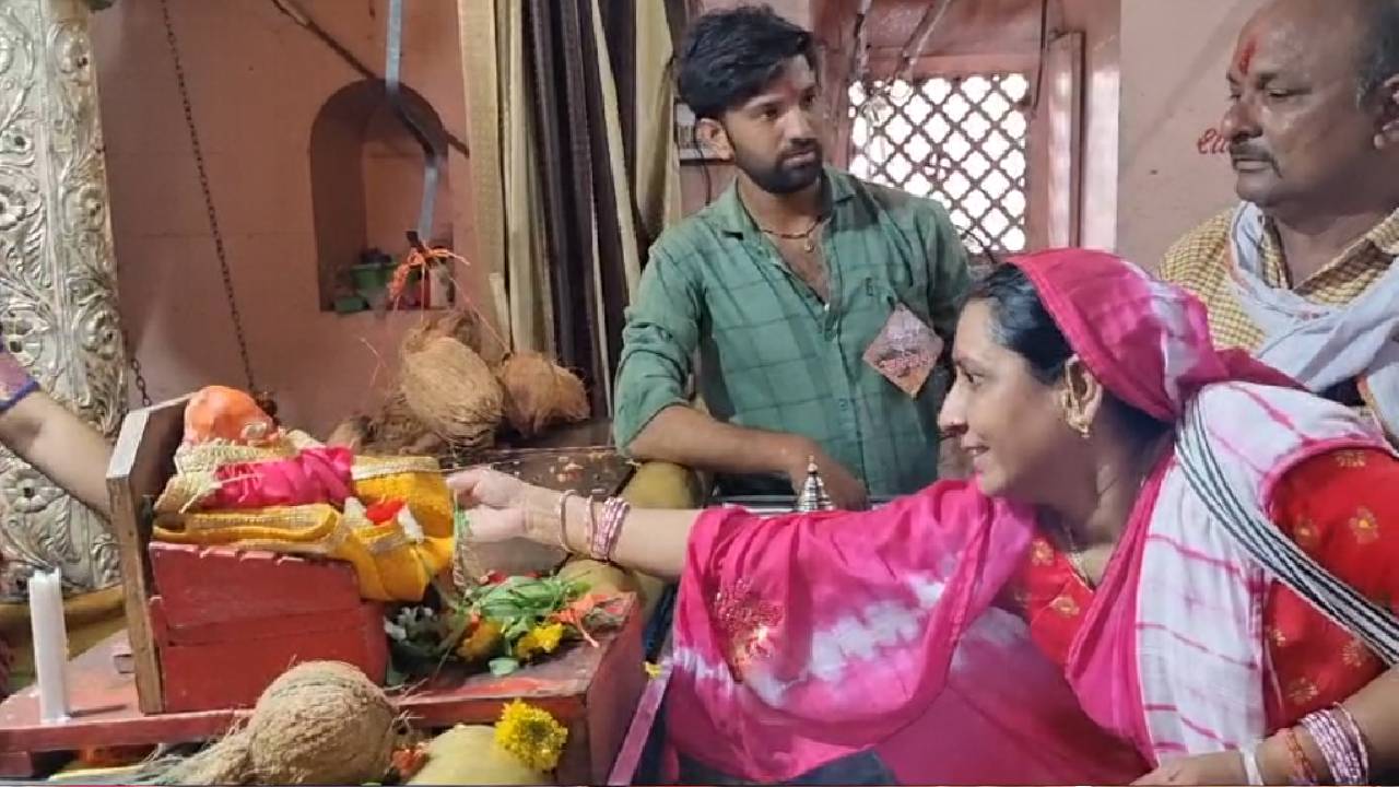 देवाच्या भेटीला भक्तांची मांदियाळी... अंगारकी संकष्टी चतुर्थीनिमित्ताने ...